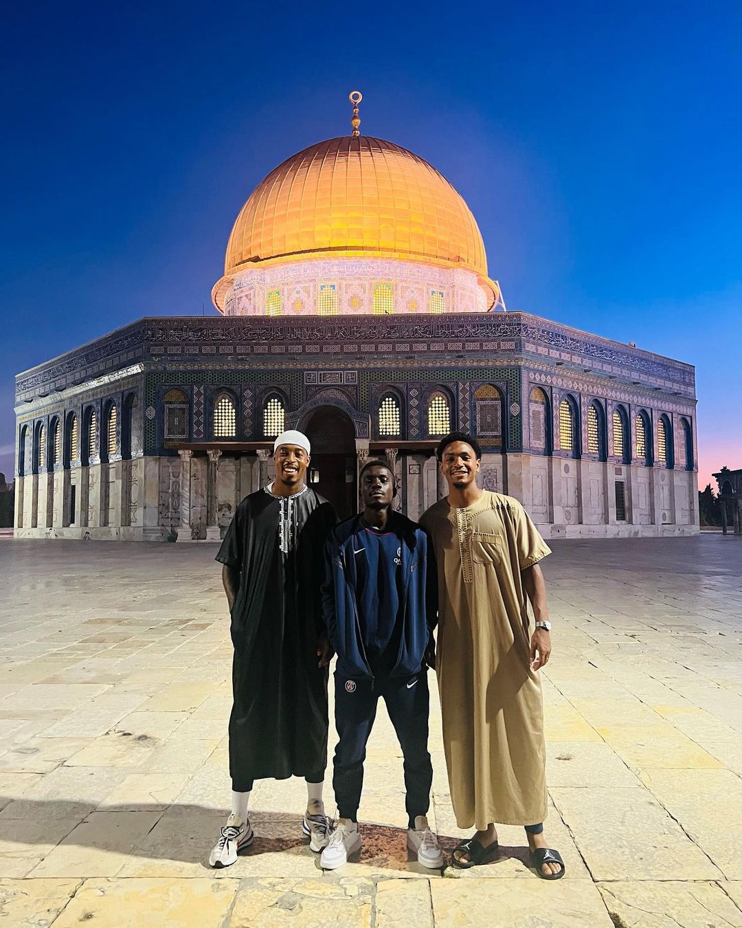 Dukung Palestina, 3 Pemain Muslim PSG Berkunjung ke Al-Aqsa | Spirit of ...